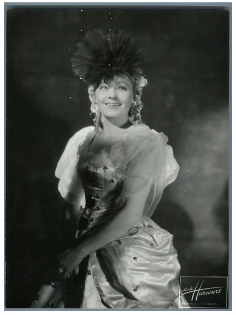 FRANCE, MONETTE DINAY, actrice française Vintage . Photo Studio ...