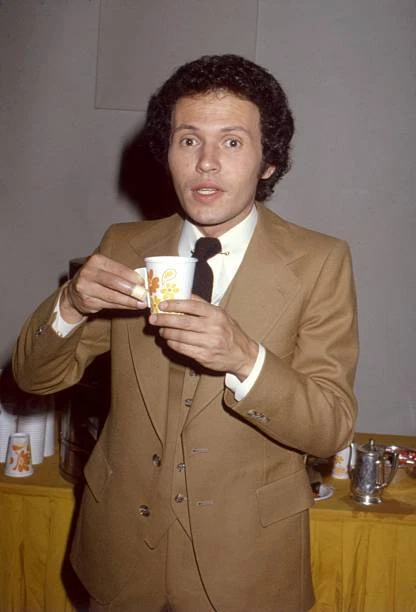 ACTOR BILLY CRYSTAL Poses For A Portrait Session In 1979 In Los - 1970s ...