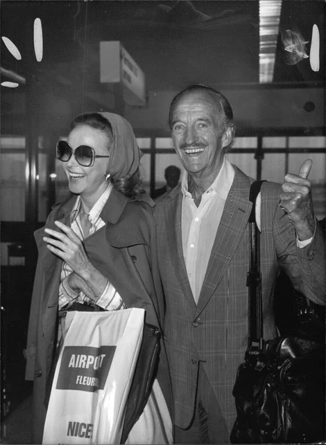 DAVID NIVEN ACTOR with his first wife. - Vintage Photograph 1334541 EUR ...