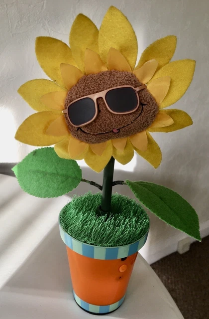 VERY RARE VINTAGE Gemmy Singing and Dancing Sunflower Sings Walking On ...