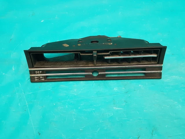 MERCEDES-BENZ W114 W115/8 Bocchettone Aria Dashboard Ugello Centro EUR ...