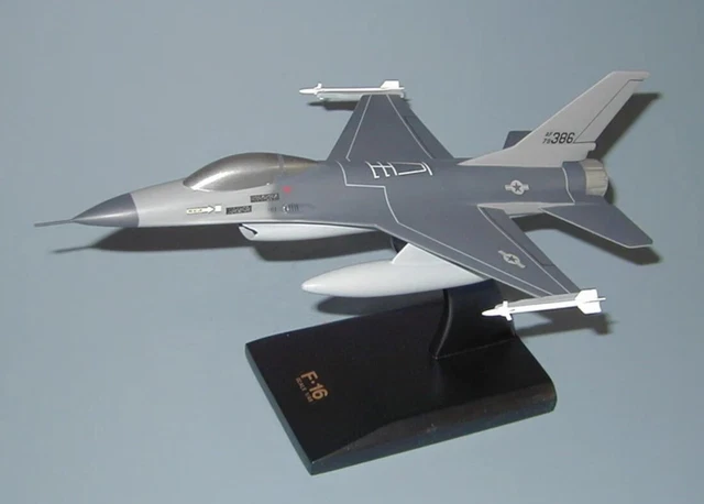 USAF GENERAL DYMANICS F-16 Falcon Desk Top Display 1/48 Jet Model SC ...