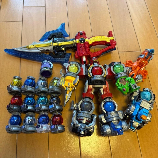 POWER RANGERS UCHU Sentai Kyuranger KyurenOh Weapon Voyager Kyutama set ...