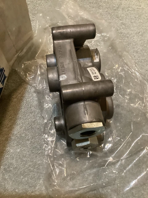 ~NEW GENUINE BENDIX Tractor Protection Valve Tp-5 ~ 802938Bxw $599.50 ...