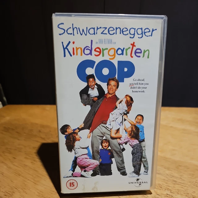 KINDERGARTEN COP VHS Tape Arnold Schwarzenegger - Vhs £3.63 - PicClick UK