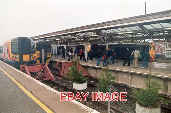 PHOTO CLASS 444 Unit 444017 Class 158 Set 158766 Class 20 20310 + 20307 ...