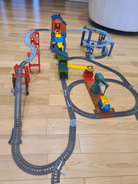 4 X THOMAS The Tank Engine, Train Master Train Sets including trains £ ...