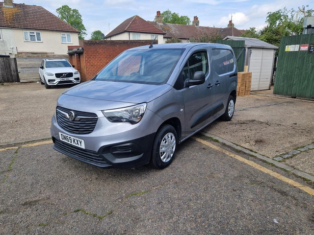 VAUXHALL COMBO VAN EURO 6 1.5 DIESEL LOW MILEAGE 2019/69 reg ULEZ ...