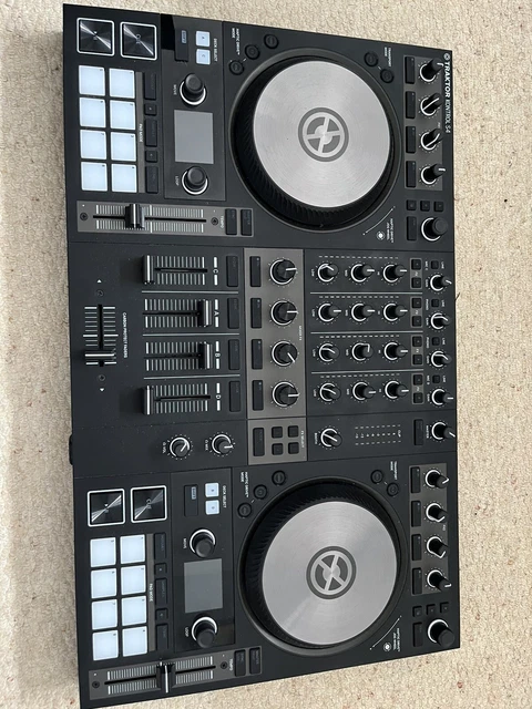 NATIVE INSTRUMENTS TRAKTOR kontrol s4 mk3 with Traktor pro 3 £500.00 ...