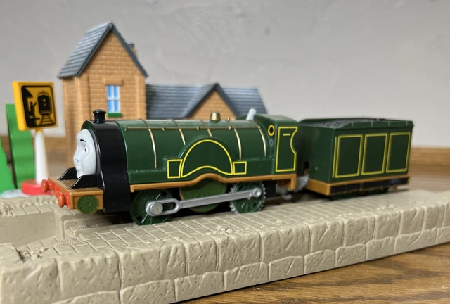 THOMAS & FRIENDS Trackmaster Train - Henry Motorized Engine #3 with ...