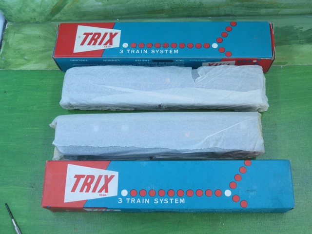 2 X TRIX TTR BR Maroon Mk1 coaches 1902 brake M21240 & 1903 buffet ...