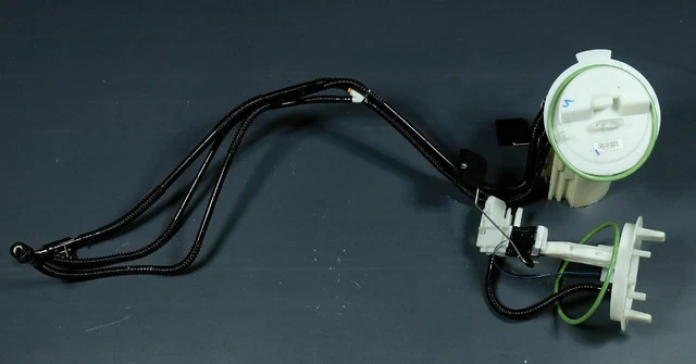 MERCEDES W204 TANKER fuel pump A2044700694 A2044700594 £34.97 - PicClick UK