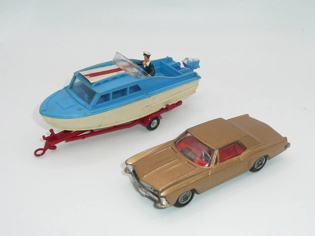 CORGI GIFT SET 31 Buick Riviera & Dolphin Boat on Trailer w/figure ...