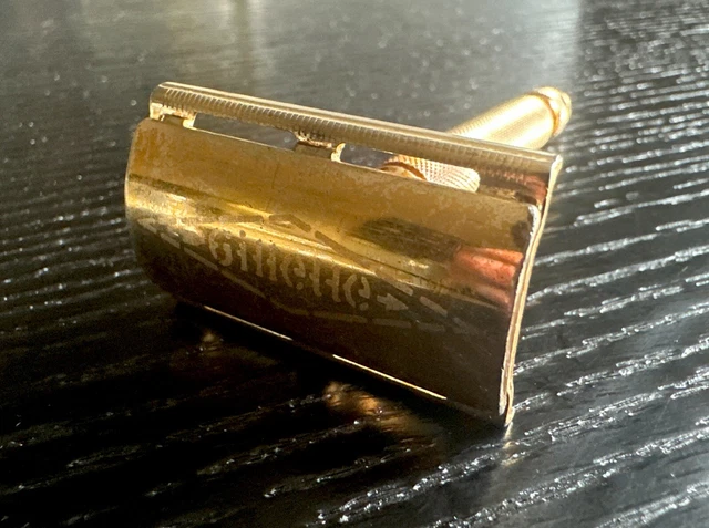 VINTAGE GILLETTE GOLD Etched Logo Tech Safety Razor -NO Date Codes $12. ...