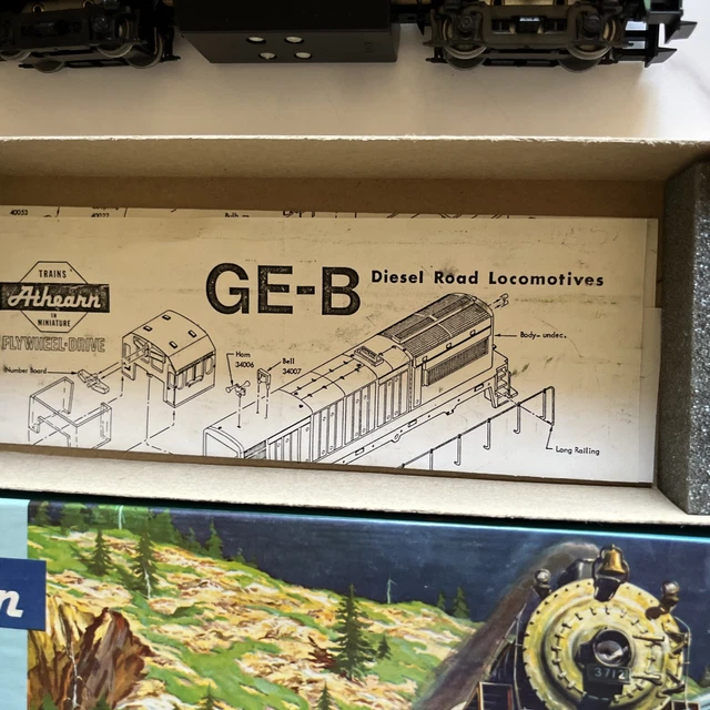 HO SCALE ATHEARN 3401 U28B BN 5450 Burlington Northern Powered Diesel ...