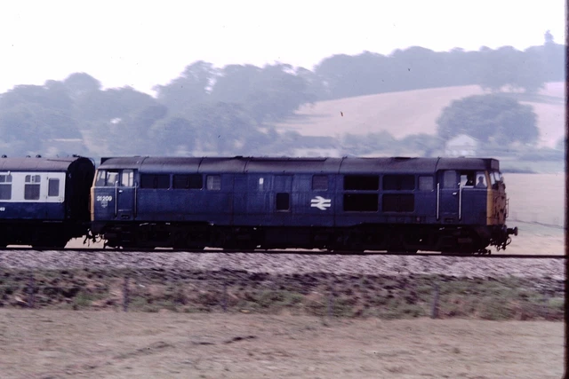 1976 BRITISH RAIL Diesel Loco 31209 Railway Slide Ref 5796 £3.99 ...