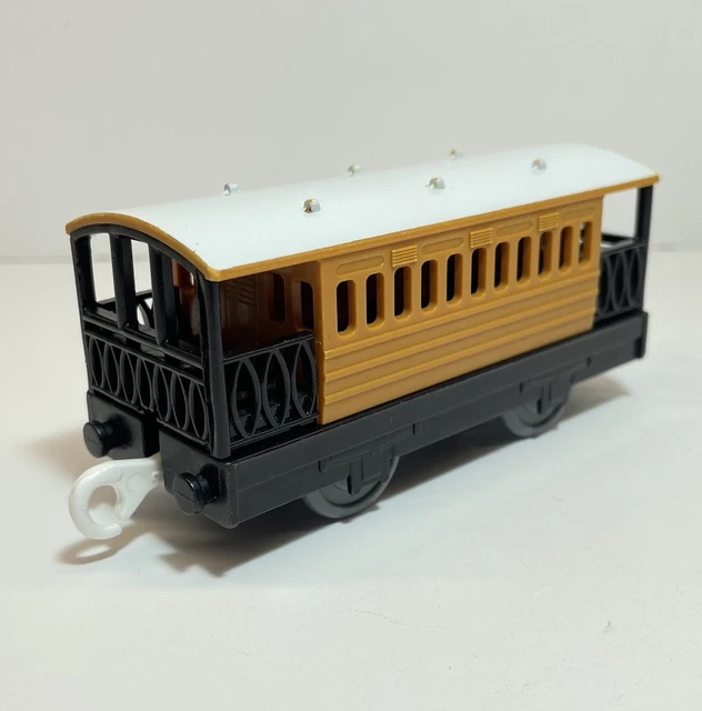 TOMY PLARAIL TRACKMASTER Thomas, Henrietta Carriage Coach, 1992, VGC ...