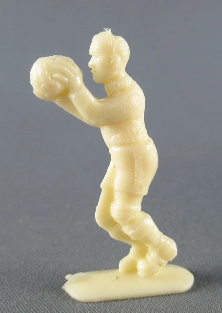 FIGURINE PUBLICITAIRE LE Baby L'Aiglon - Série Sports - Footballeur ...