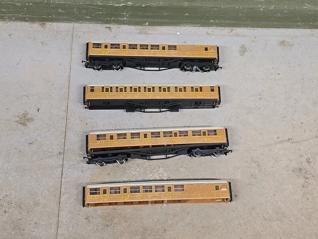 HORNBY TRAIN LNER Coaches Spares Or Repairs £3.00 - PicClick UK