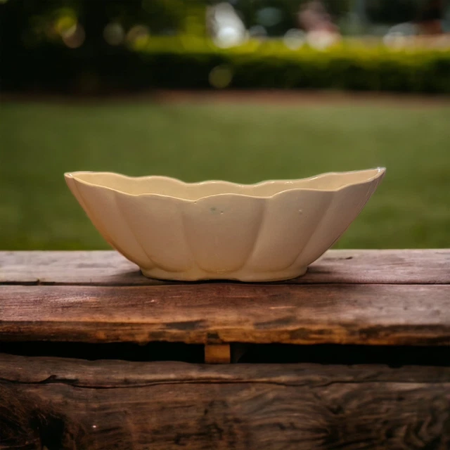 RARE VINTAGE BRUSH-MCCOY 103 WHITE Oblong Scallop Rim Flower Pot/ Cache ...
