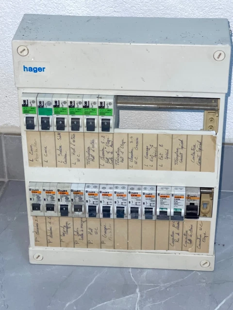 HAGER MERLIN GERIN 230V Circuit Breaker 26 Modules Electric Board Box £42.05 - PicClick UK