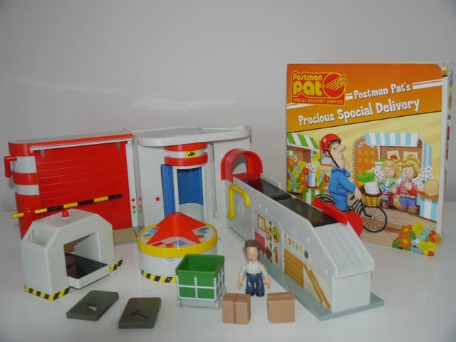 POSTMAN PAT BUNDLE Deluxe Sorting Office Conveyor Belt X-Ray Machine ...