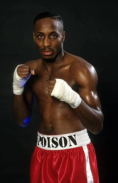 JUNIOR JONES POSES For A Potrait BOXER BOXING OLD PHOTO 2 EUR 5,15 ...