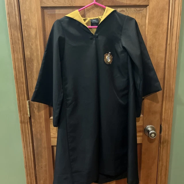 THE WIZARDING WORLD Of Harry Potter Universal Studios Hufflepuff Robe ...