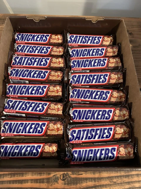 SNICKERS FULL SIZE Bulk Milk Chocolate Candy Bars, 1.86 oz Bar, 31 ...