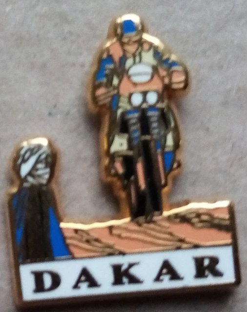 PIN'S BADGE RALLYE RAID MOTO DAKAR VERSION 1 AVEC © STARPIN'S TSO 1993 ...