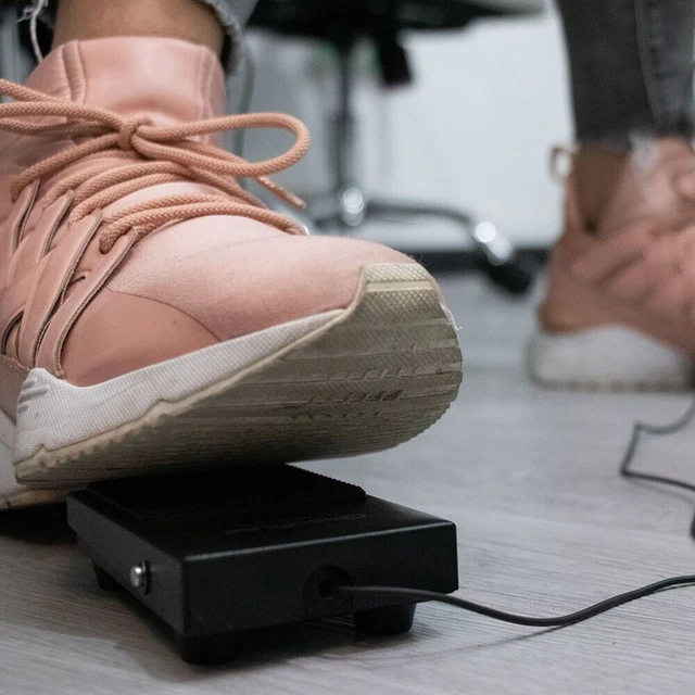 QUANTEC FOOT SWITCH: The Hygienic, Hands-Free Solution for Nurse Call Systems £199.99 - PicClick UK