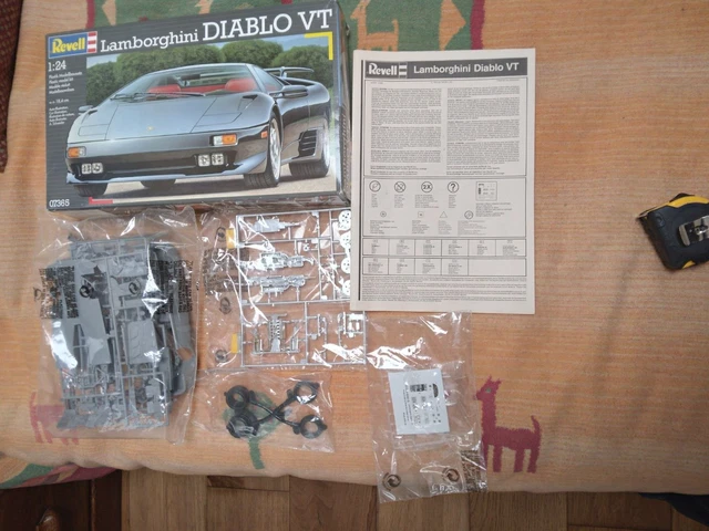 REVELL 07365 LAMBORGHINI Diablo VT 1:24 Scale Open Box Parts Sealed £24 ...