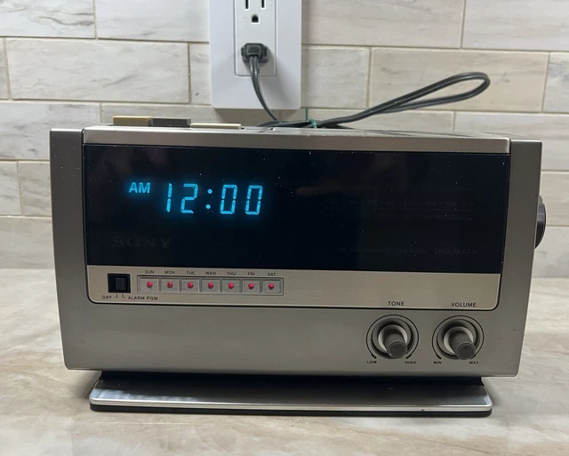 VINTAGE SONY DIGIMATIC AM/FM Radio Alarm Clock ICF-C820W Faux Walnut As ...