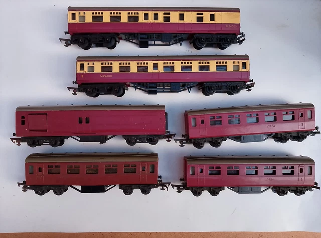 SIX VINTAGE TRI-ANG OO Coaches Cars Model Railway Mail Coach £8.00 ...