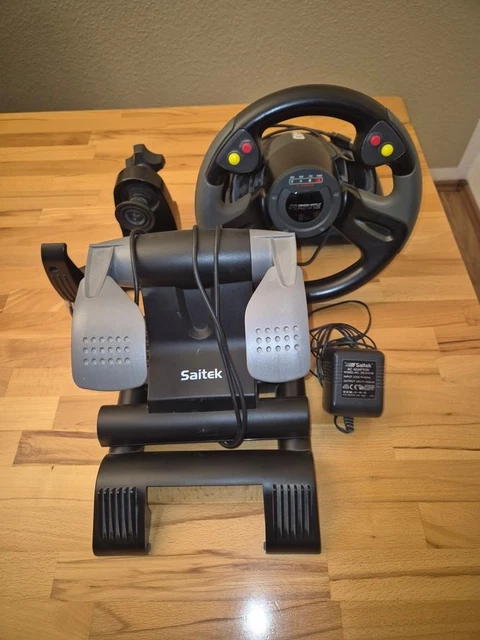 SAITEK R440 FORCE FEEDBACK. Lenkrad mit Pedalen, Halterung und mit ...