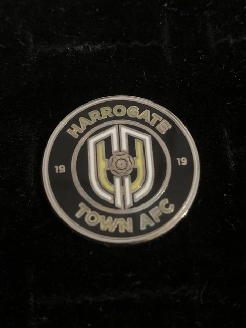 HARROGATE TOWN AFC Badge £3.31 - PicClick UK