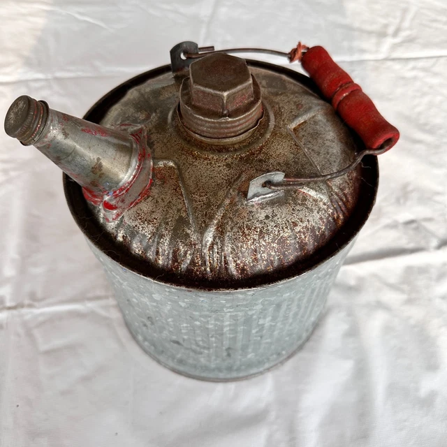VINTAGE RED AND Galvanized Metal 1 Gallon Gas railroad Kerosene Can ...