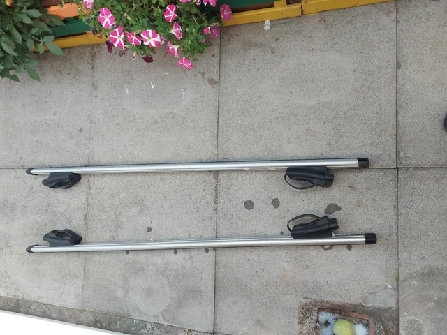 THULE LOCKABLE ROOF Rack And Lockable Foot pack with keys £75.00 ...