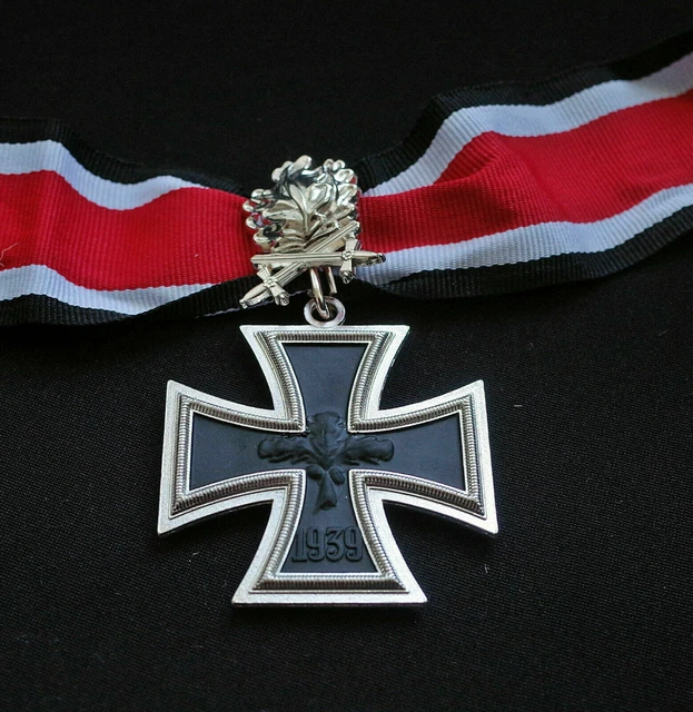 1939 1813 GERMAN Knight's Iron Cross Medal With Oak Leaves - Repro Army ...