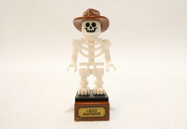 LEGO IDEAS LEGO Sapiens Skeleton Minifigure Exclusive + Stand 21320 ...