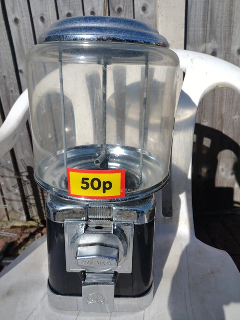 50P COIN OPERATED Beaver gumball vending machine with lock and key £39. ...