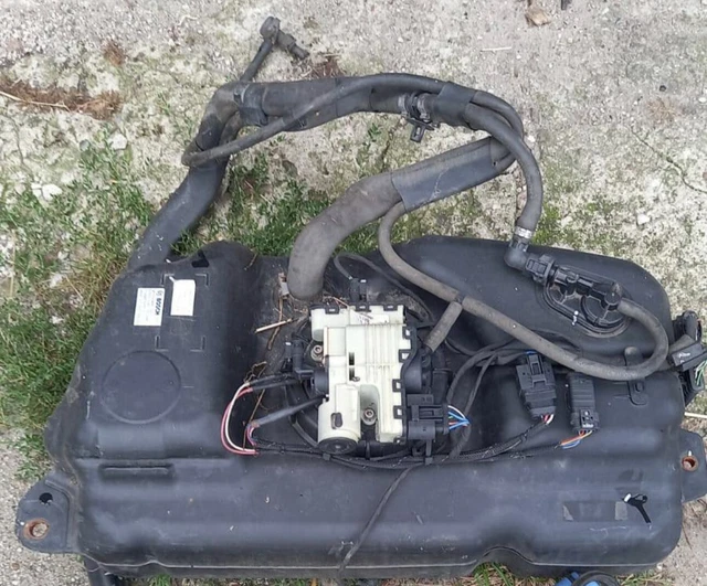 MERCEDES BENZ G-KLASSE W463 350 CDI AdBlue Tank A4634704801 EUR 1.250 ...