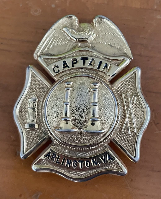 VINTAGE FIRE CAPTAIN Department Arlington Virginia Metal Badge £69.68 ...