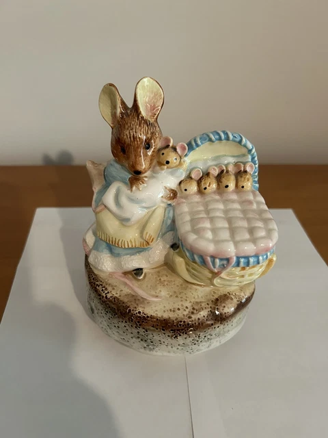 VINTAGE SCHMID CERAMIC Music Box Beatrix Potter Hunca Munca Brahms ...