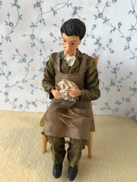BUTLER, MAN POLISHING CUP Figure Servant Victorian Style Dolls House 1: ...