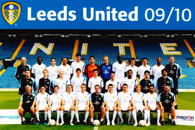LEEDS UNITED FOOTBALL Team Photo>2009-10 Season £3.50 - PicClick UK