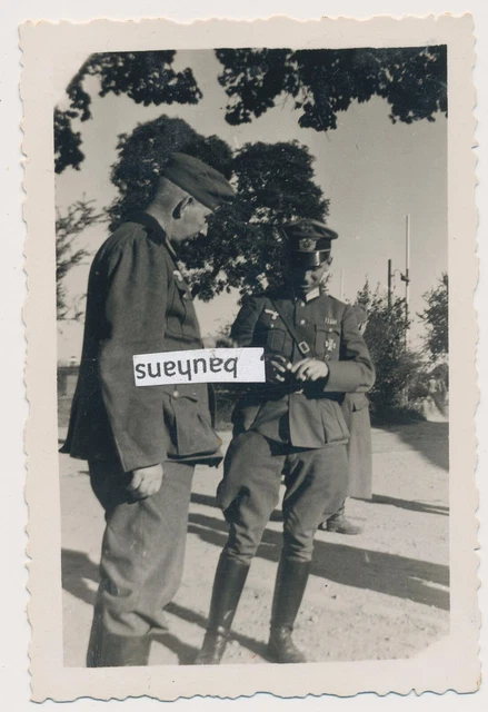 FOTO WEHRMACHT OFFIZIER mit Soldat im Gespräch EKI 2.WK (8146a) EUR 3 ...