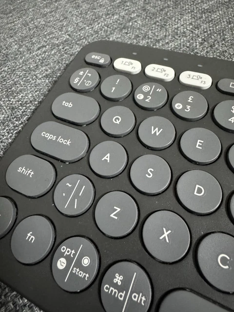 LOGITECH PEBBLE KEYS 2 K380s Multi Device Portable Keyboard READ ...