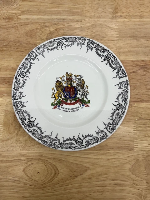 VINTAGE QUEEN ELIZABETH II Silver Jubilee Display Plate By Maddock ...