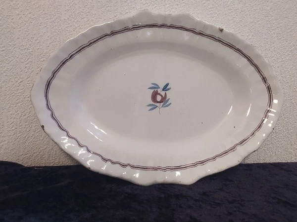 PLAT OVALE À décor de fleur et galon, XVIIIème Bordeaux EUR 75,00 ...
